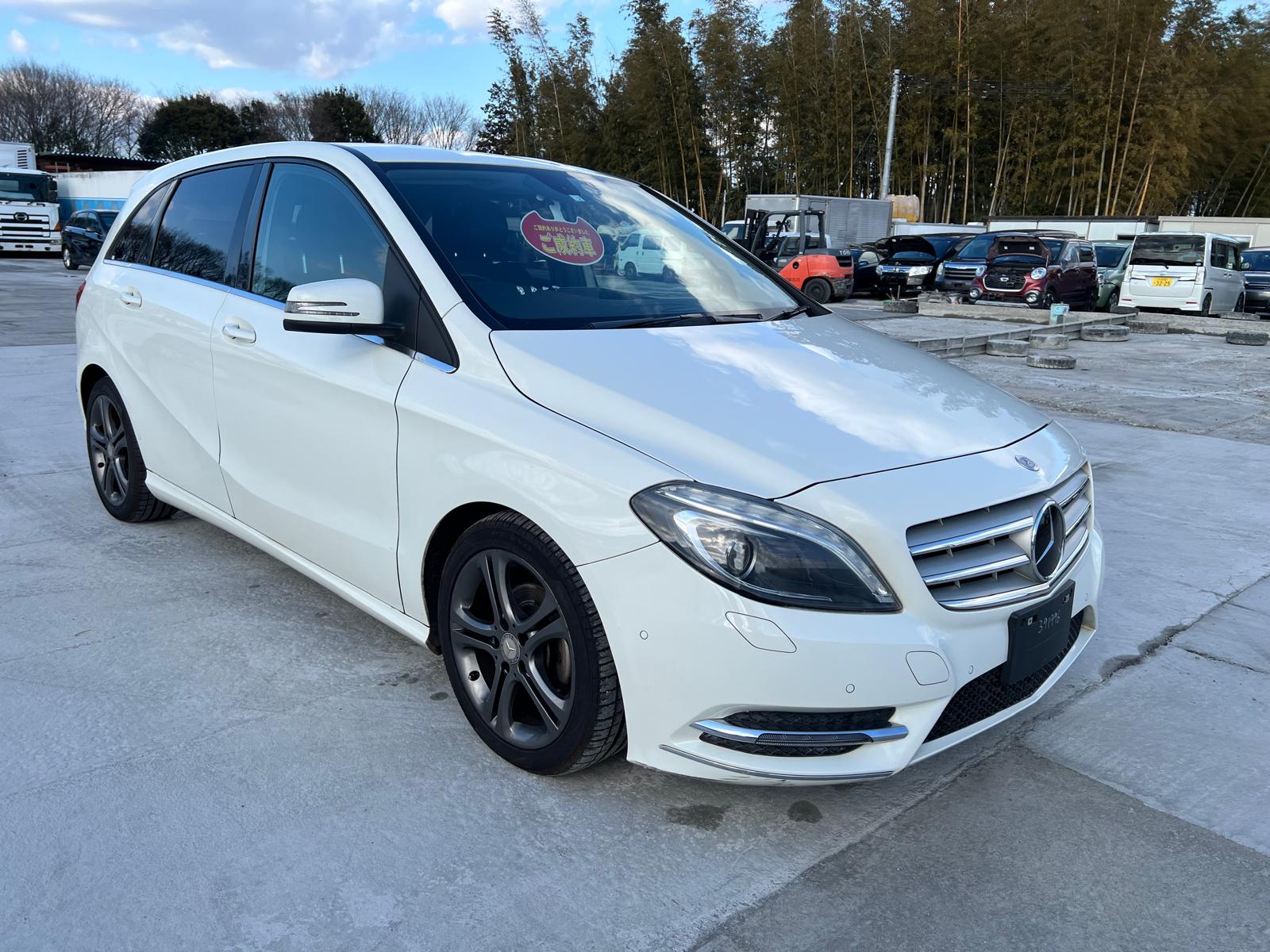 MERCEDES BENZ B CLASS B180 2014 WHITE – JAPAN AUTO KING LTD