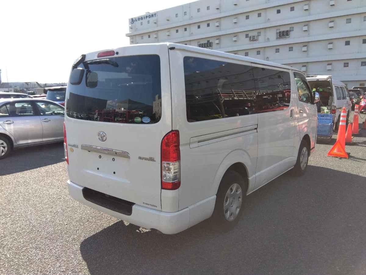 TOYOTA HIACE VAN Super GL 2017 – JAPAN AUTO KING LTD