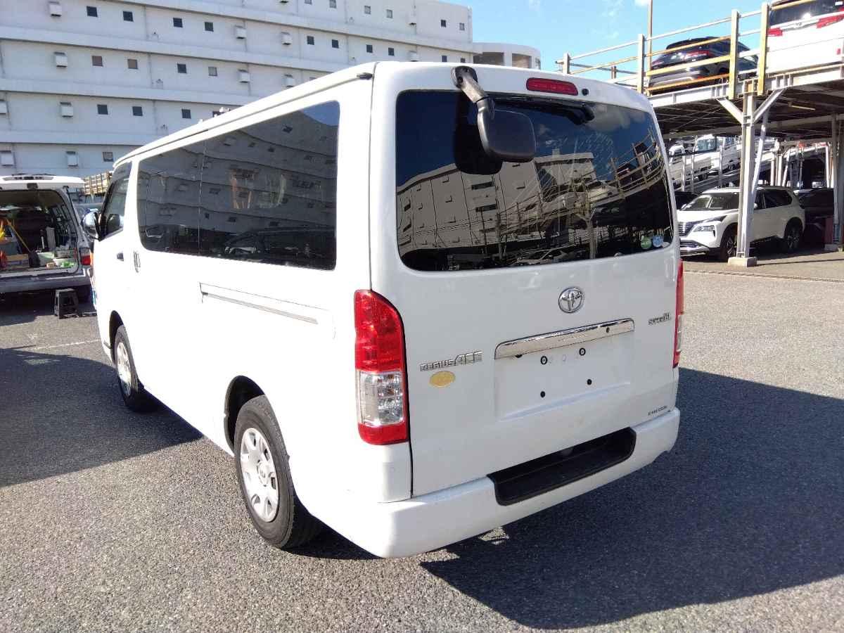 TOYOTA HIACE VAN Super GL 2017 – JAPAN AUTO KING LTD