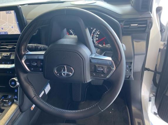 2022 Toyota Land Cruiser ZX 4WD – JAPAN AUTO KING LTD