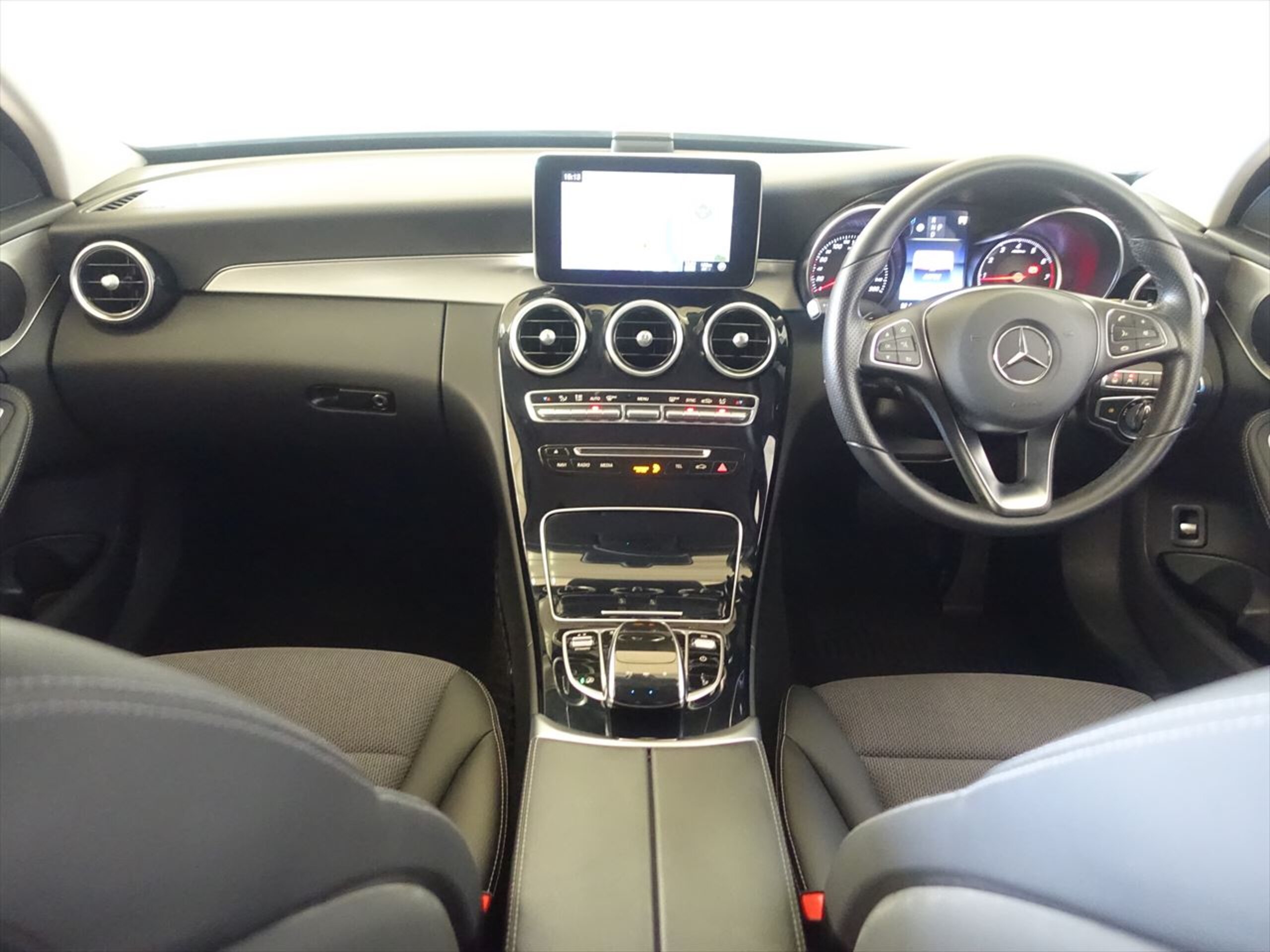 2017 Mercedes-Benz C-Class C180 Avantgarde – JAPAN AUTO KING LTD
