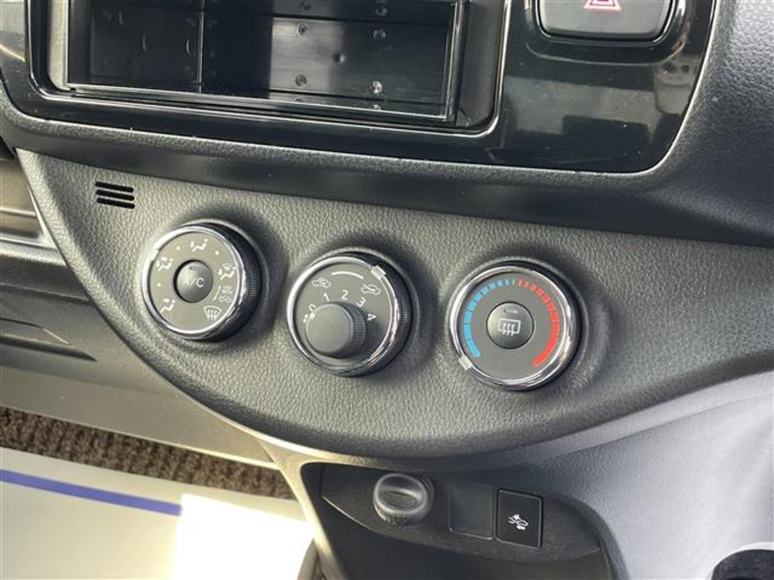 2018 Toyota Vitz 1.0 Jewela 2WD – JAPAN AUTO KING LTD
